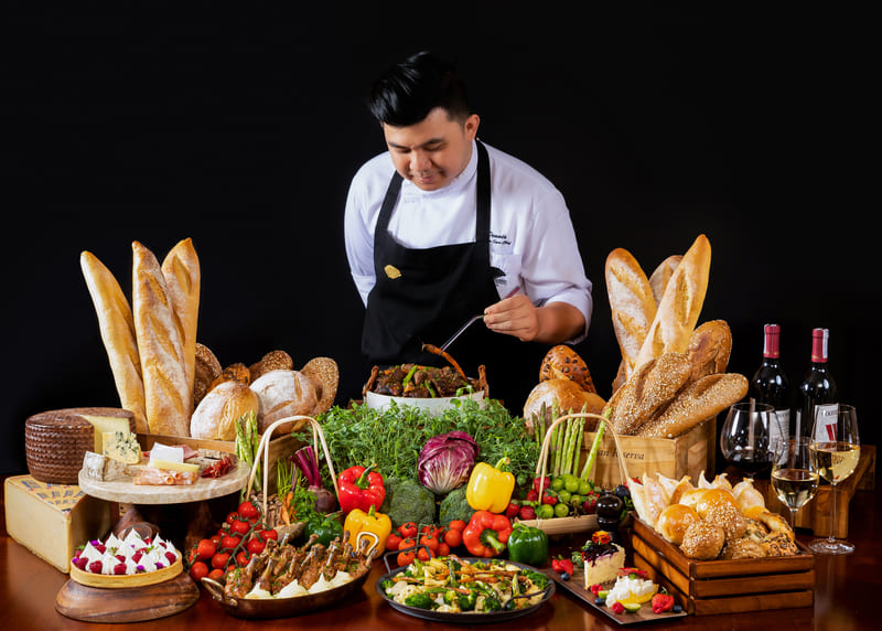 Enjoy Lyon's Farm-to-table Lunch Experience
